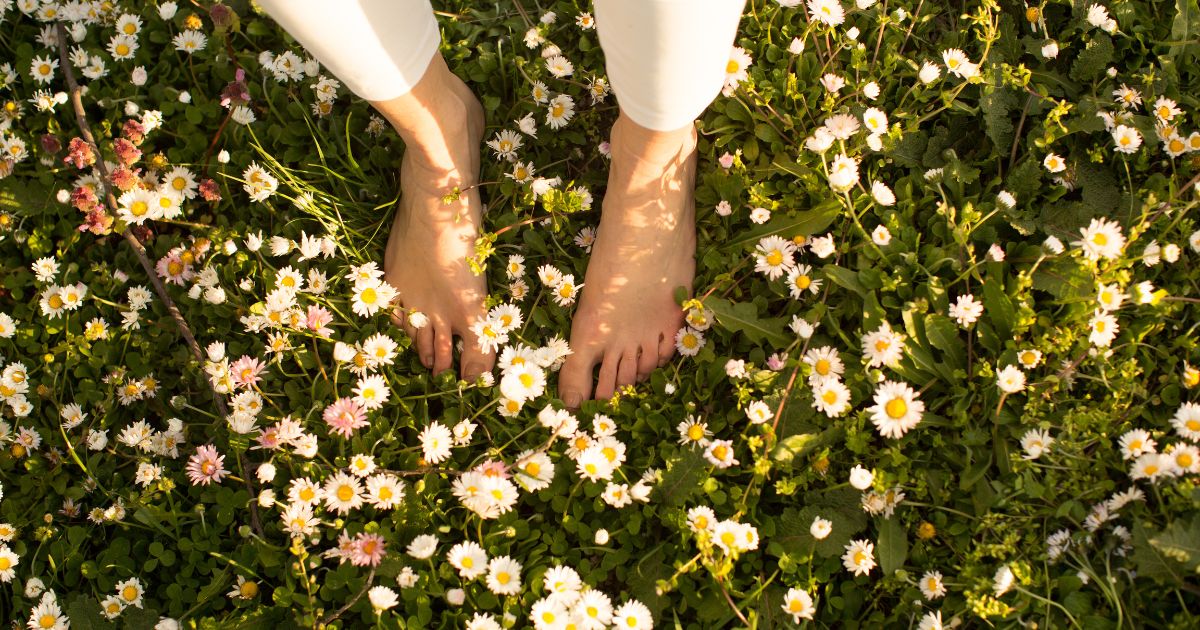 9 Powerful Grounding Practices That Can Transform Your Health - Evolve ...